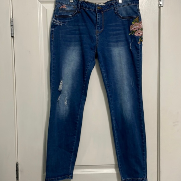 Angel Kiss | Jeans | Angel Kiss Ladies Embroidered Jeans | Poshmark
